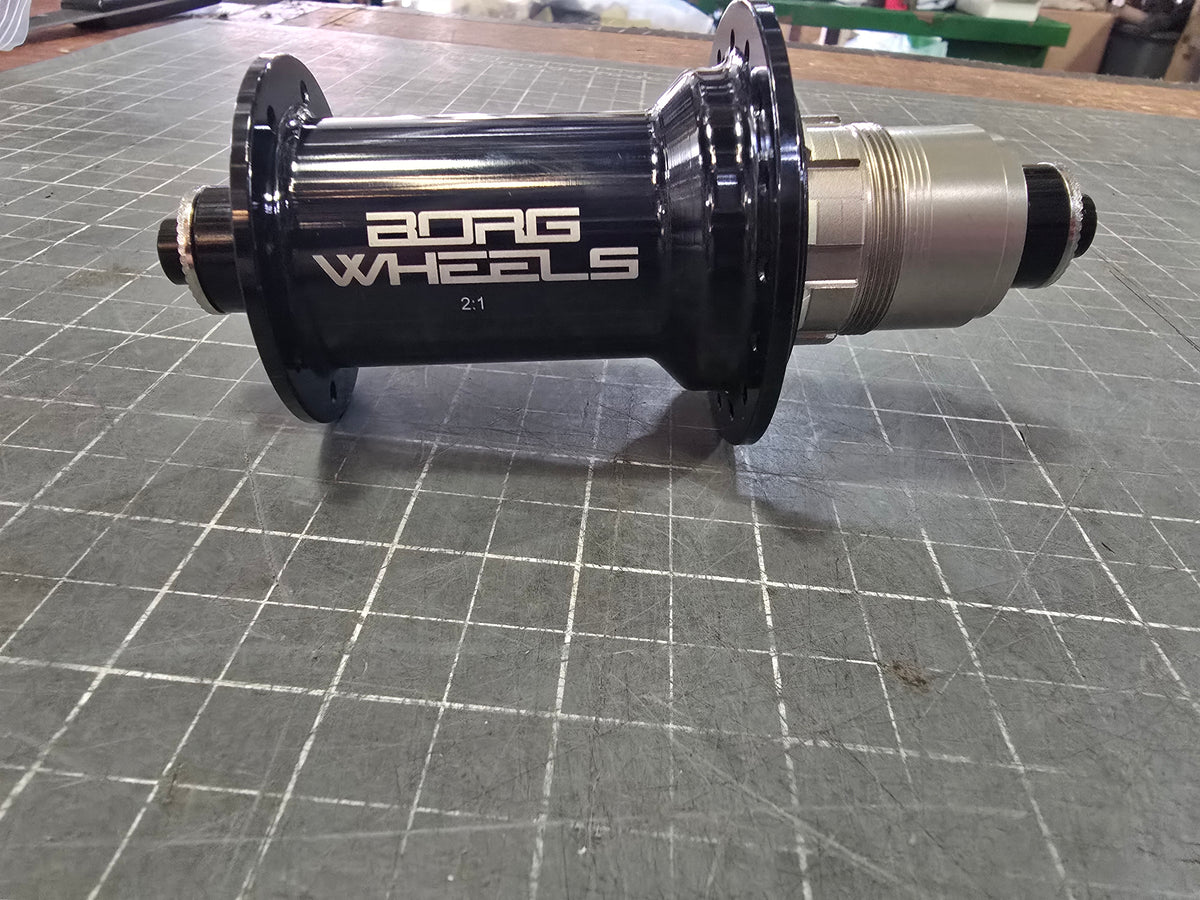 Borg Rear Hub 8/16 2:1 24Hole Rear Black XDR — bananaindustries