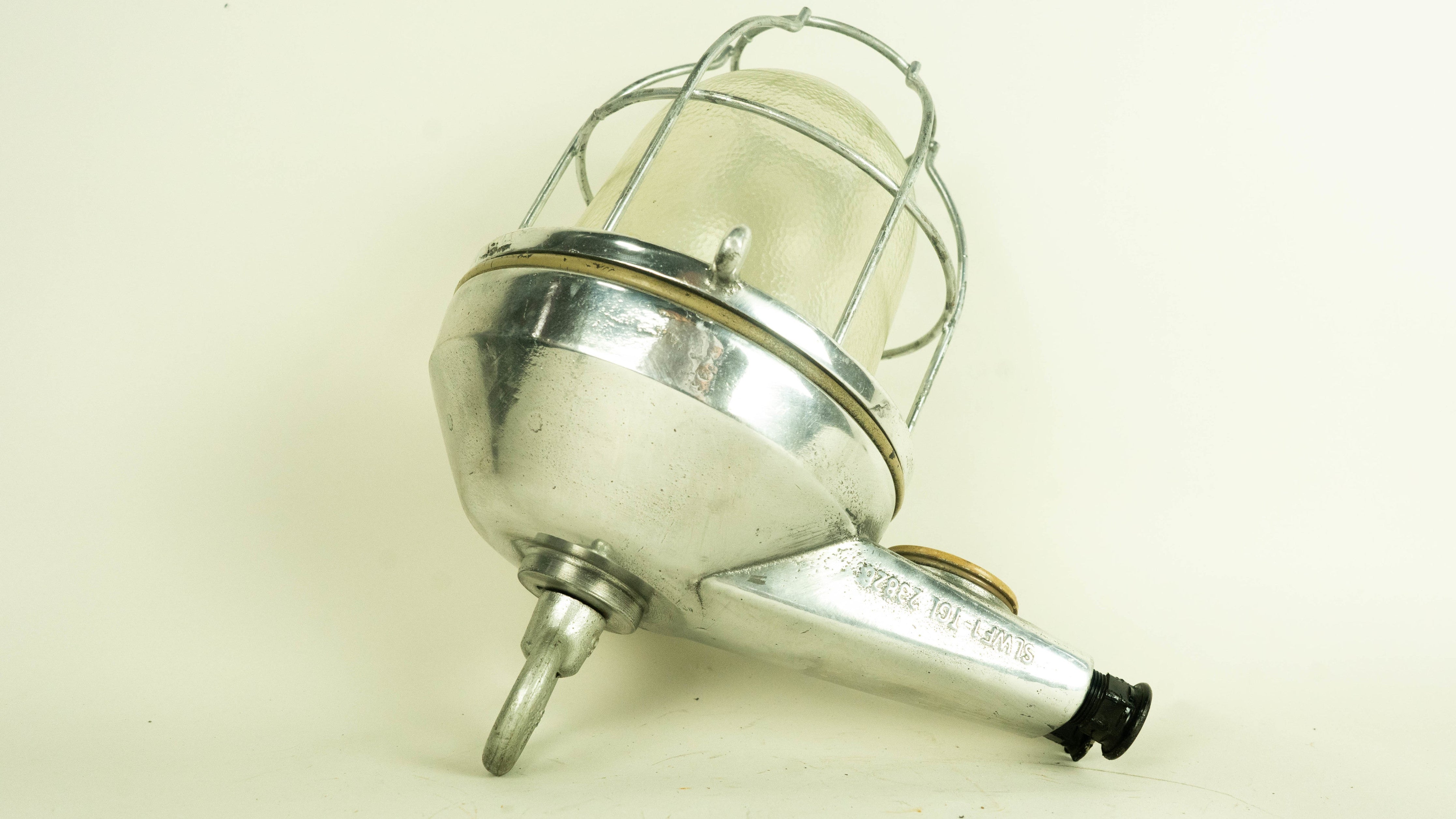 Aluminium Hanging Bulkhead — bananaindustries